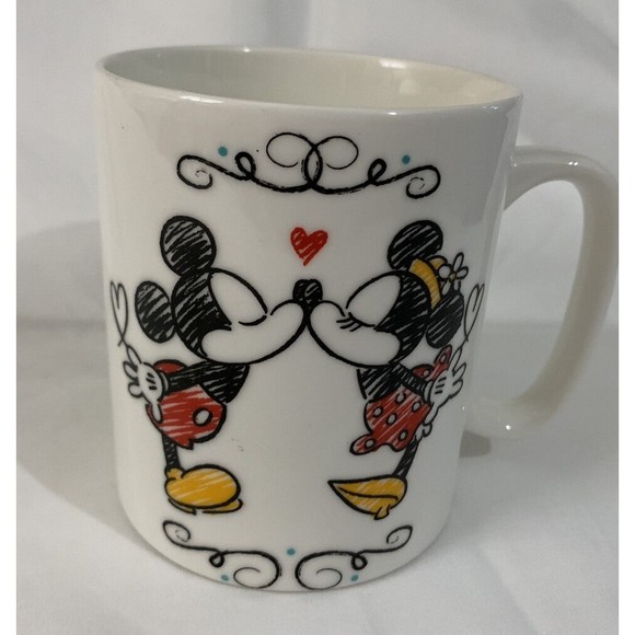 Enesco | Dining | Enesco Disney Mickey And Minnie Kissing Ooh Lala ...